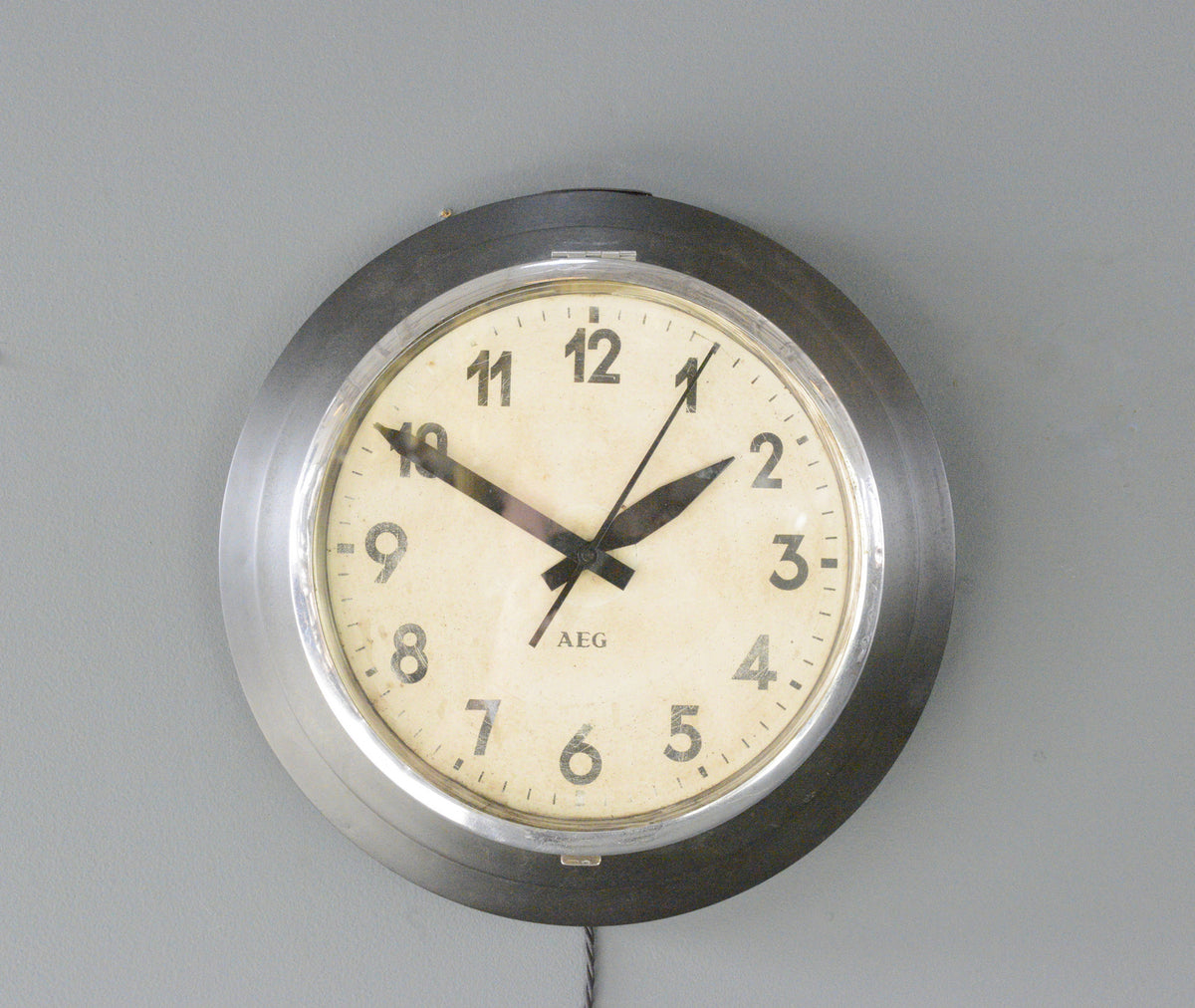 Wall Clock By Peter Behrens For AEG Circa 1920s – Otto's Antiques